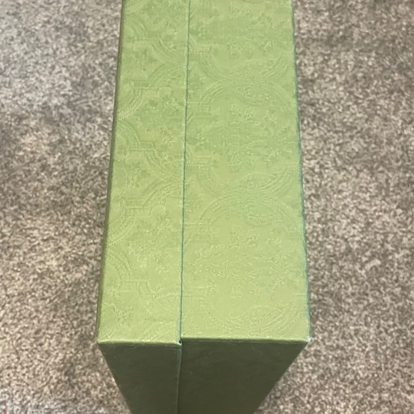Gucci | Other | Authentic Green Gucci Shoe Box W Tissue Ribbon Dust ...